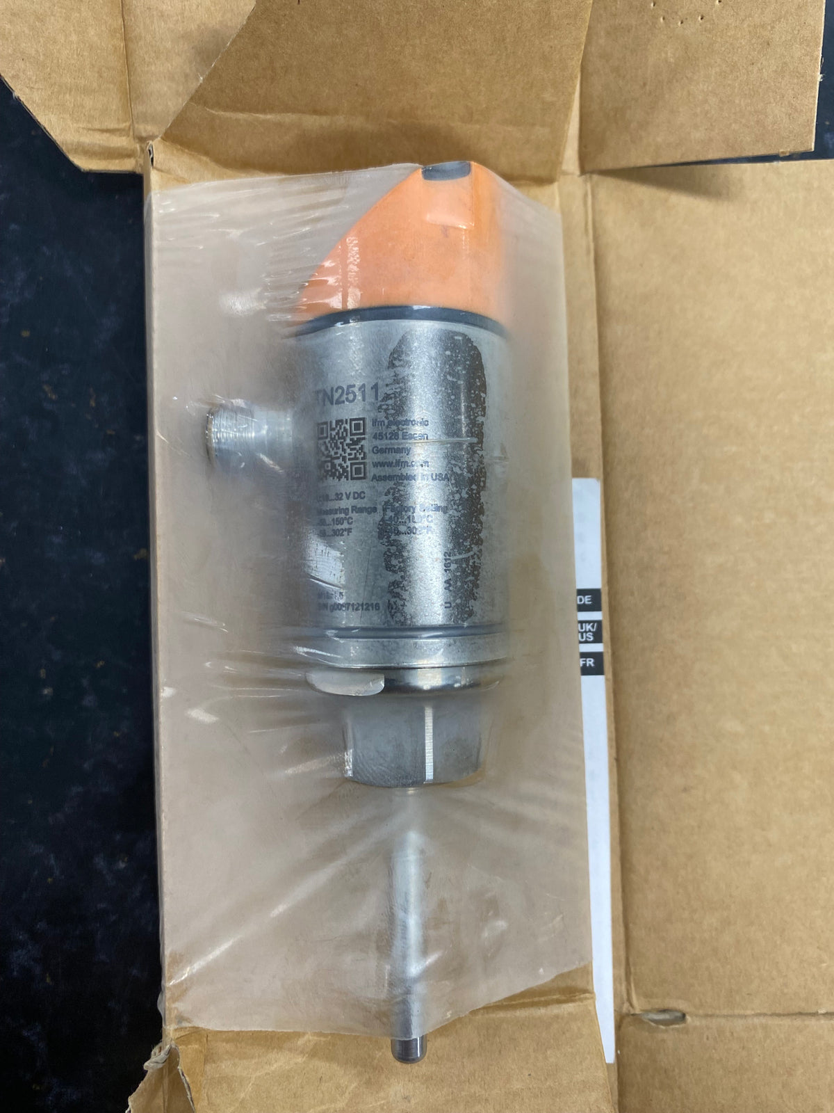 IFM Temperature sensor with display TN2511 — Switched on electrical ...