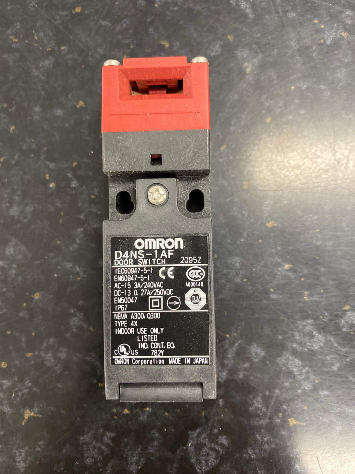 Omron Safety interlock switch, 1NC/1NO, 10 A, single PG 13.5 conduit D ...